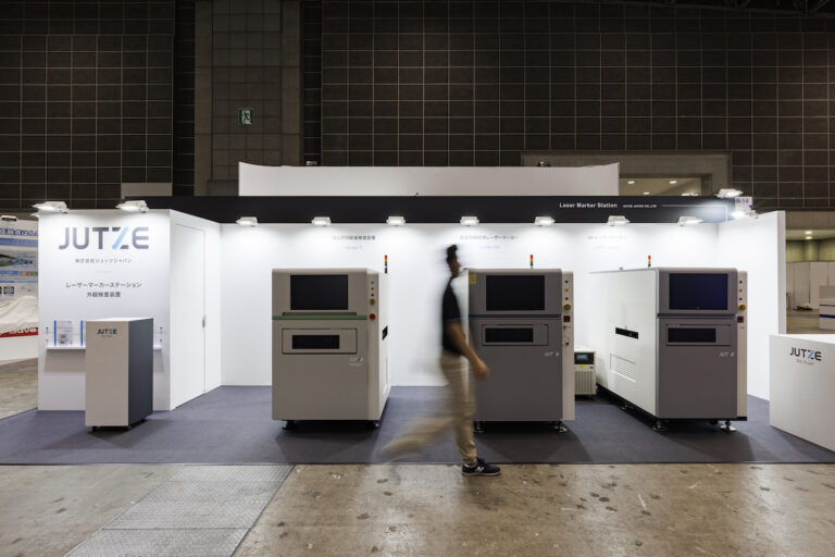 社名ロゴを大きく扱い認知されているブース｜JPCA Show 2023 | 展示会ブースデザイン装飾